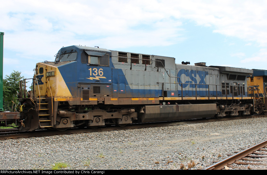 CSXT 136 on Q409-04